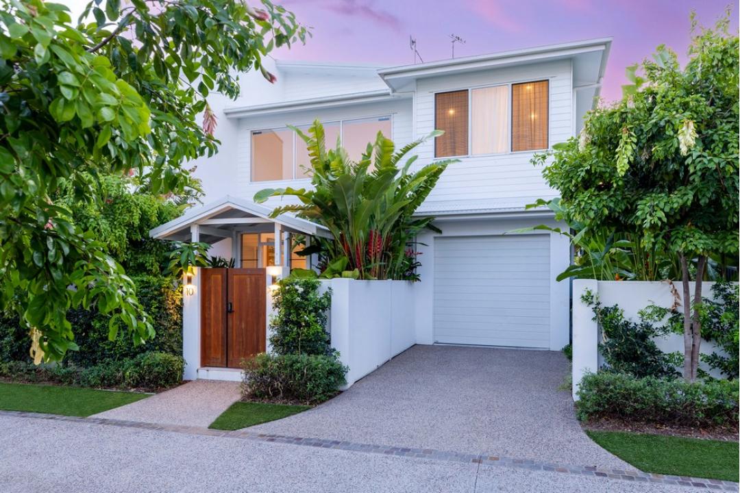 Escape Villas Port Douglas Official Site - 4 Bedroom Mountain Villa